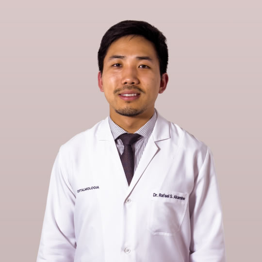 Dr. Rafael Sonoda Akamine - Hospital de Olhos do Paraná - Referência em ...